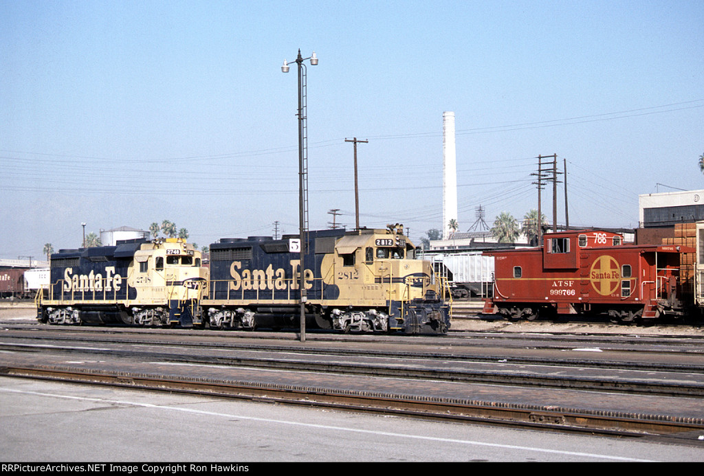 ATSF 2812, ATSF 2748, and ATSF 999766